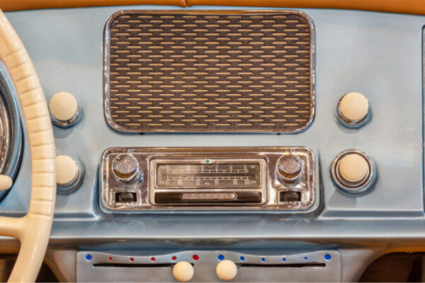 The History of Vintage Car Audio Systems | American Collectors Insurance